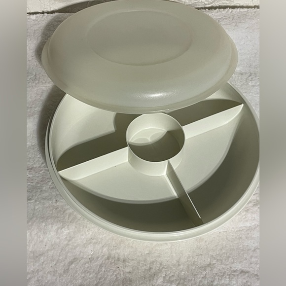 Tupperware | Kitchen | Vintage 8s Tupperware Beige And Almond Party ...